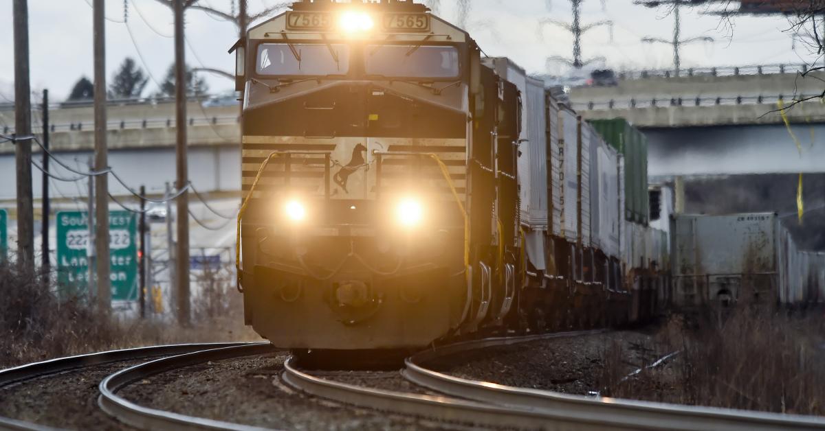 Union Pacific, Norfolk Southern merge to create first transcontinental railroad | Just The News
